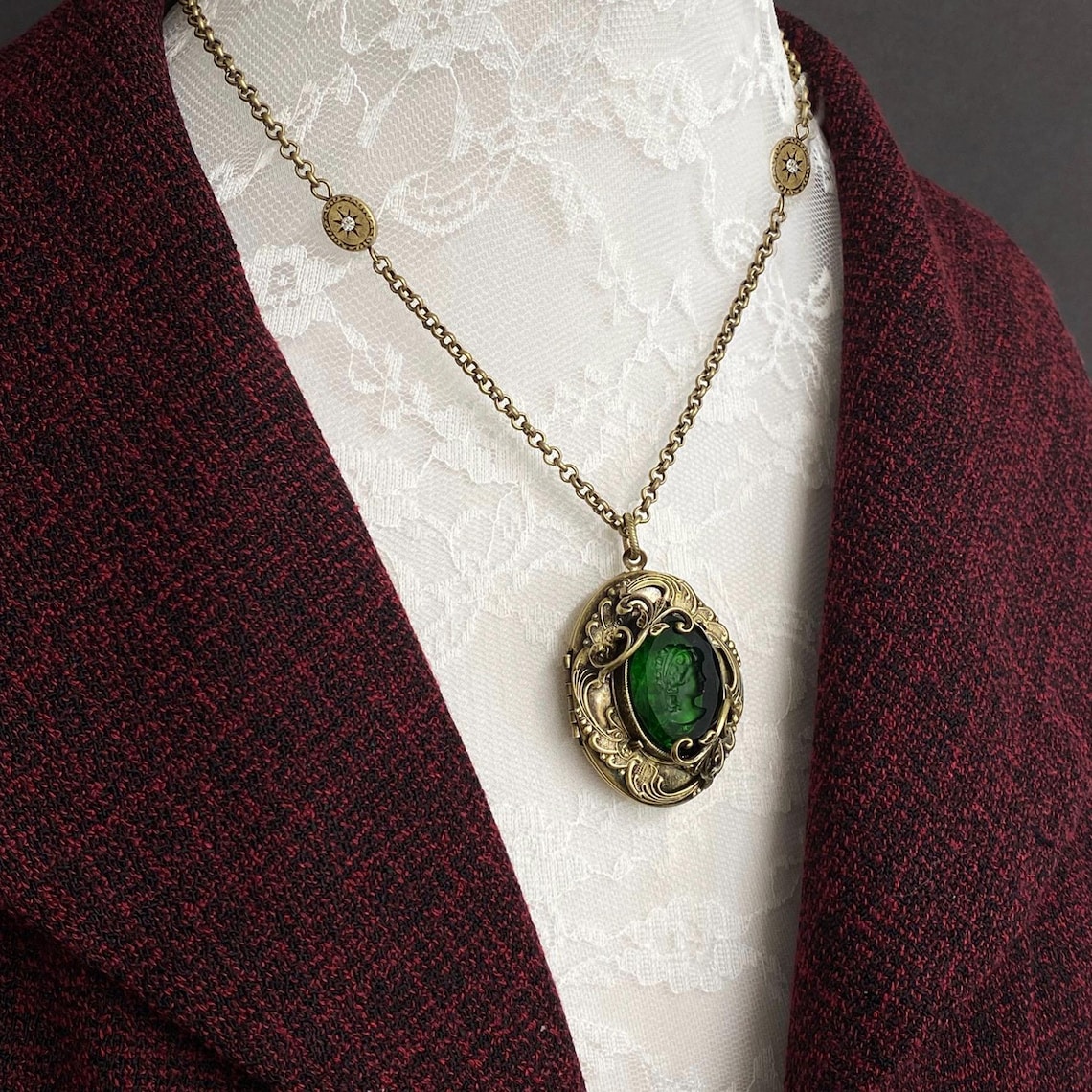 Vintage Emerald Green Intaglio Locket, Victorian Large Two Picture Gift ...