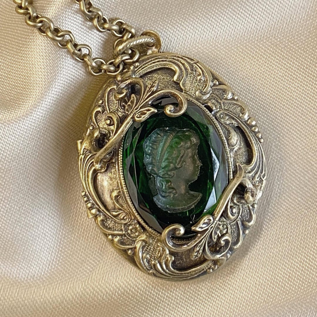 Vintage Emerald Green Intaglio Locket, Victorian Large Two Picture Gift ...