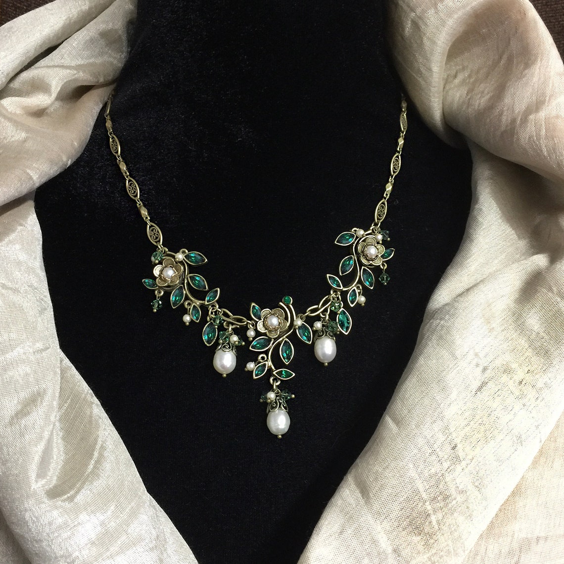 925 Teddy x Emerald Green Crystal Necklace (BACKORDER)