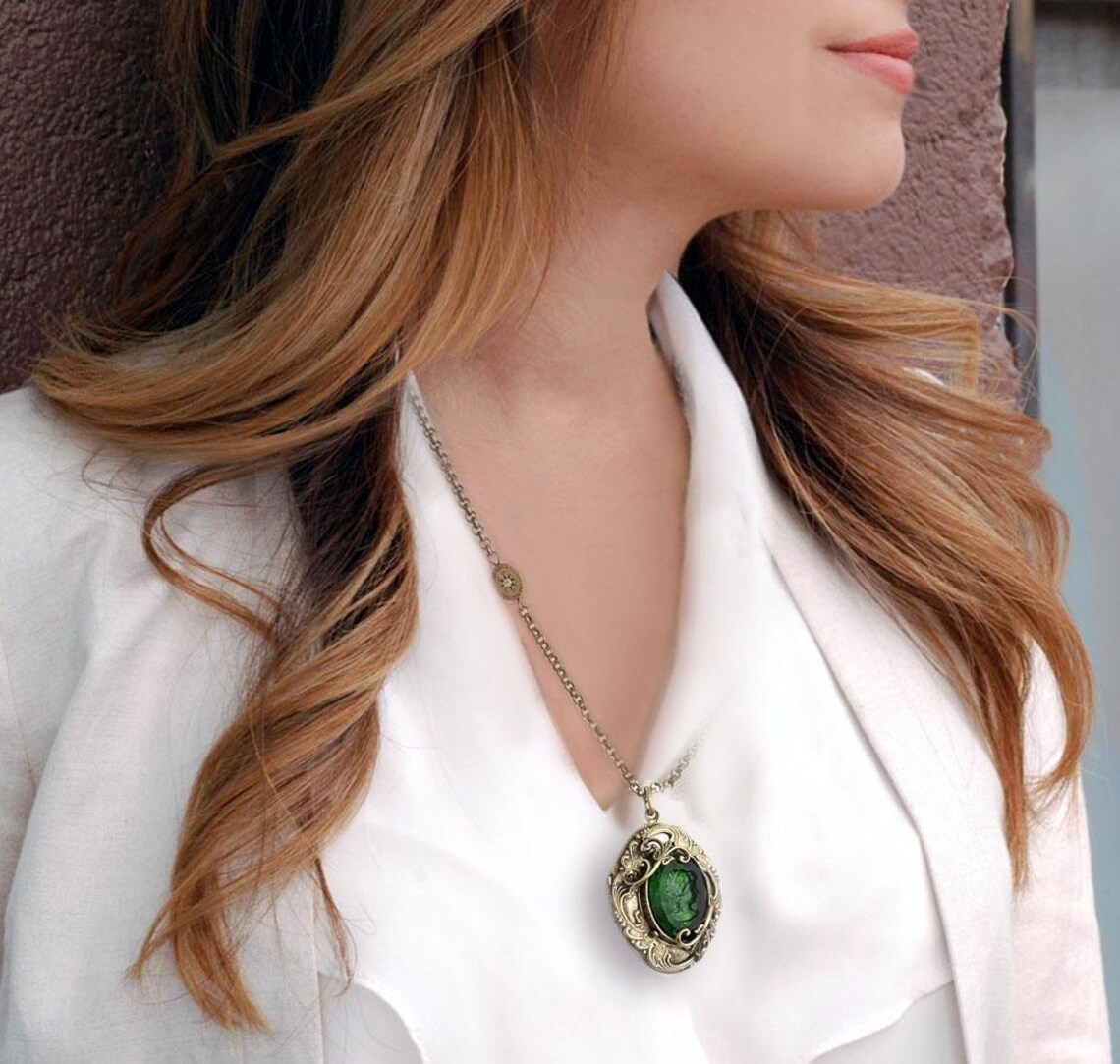 Vintage Emerald Green Intaglio Locket, Victorian Large Two Picture Gift ...