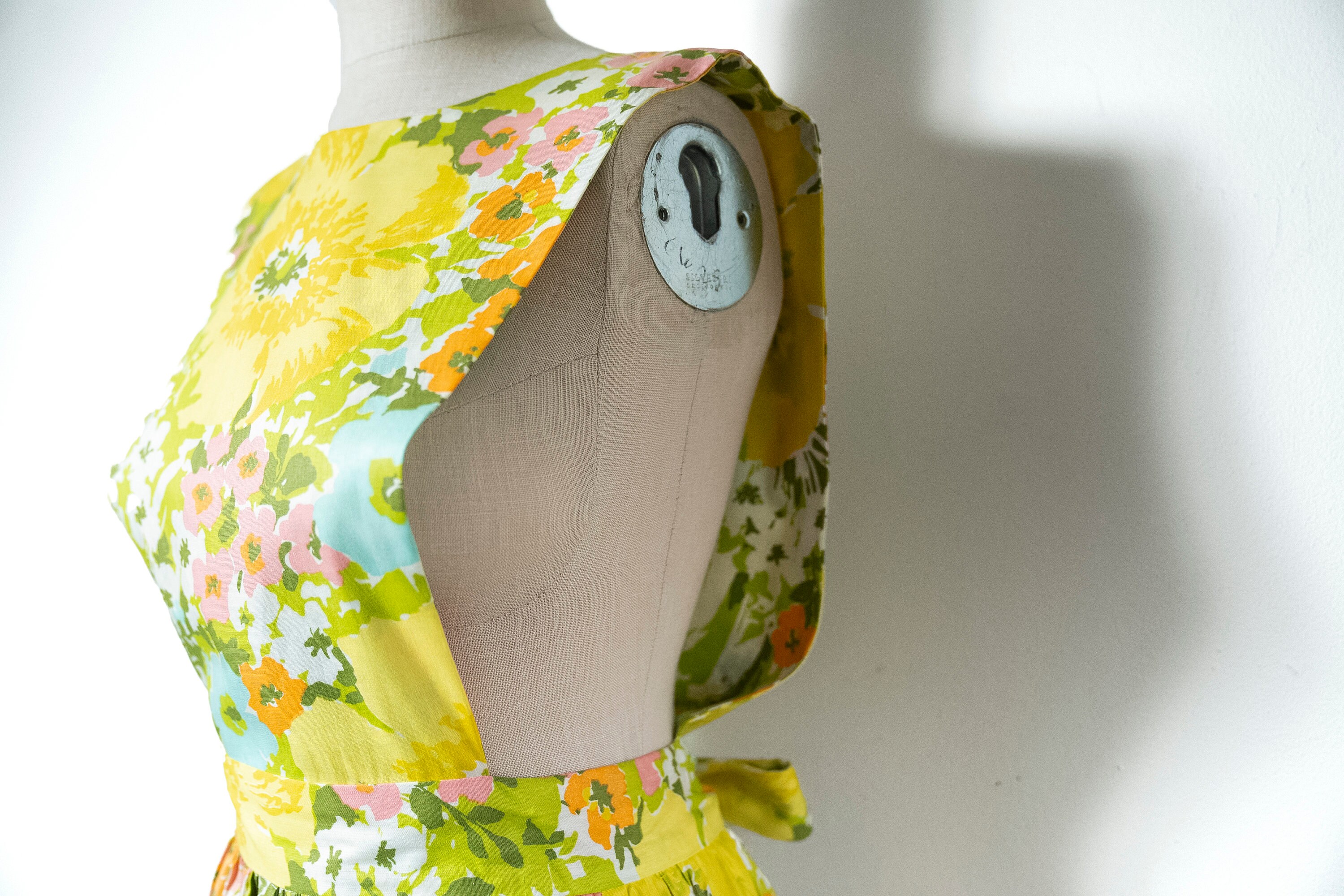 1960s Yellow Floral Apron Bib Maxi Dress / Yellow Floral Vintage Femme ...