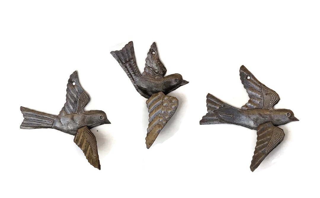 Small Metal Accent Bird, Decorative Wall Hanging Figurine, Set of 3 ...