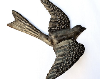 Small Metal Accent Bird Decorative Wall Hanging Figurine - Etsy