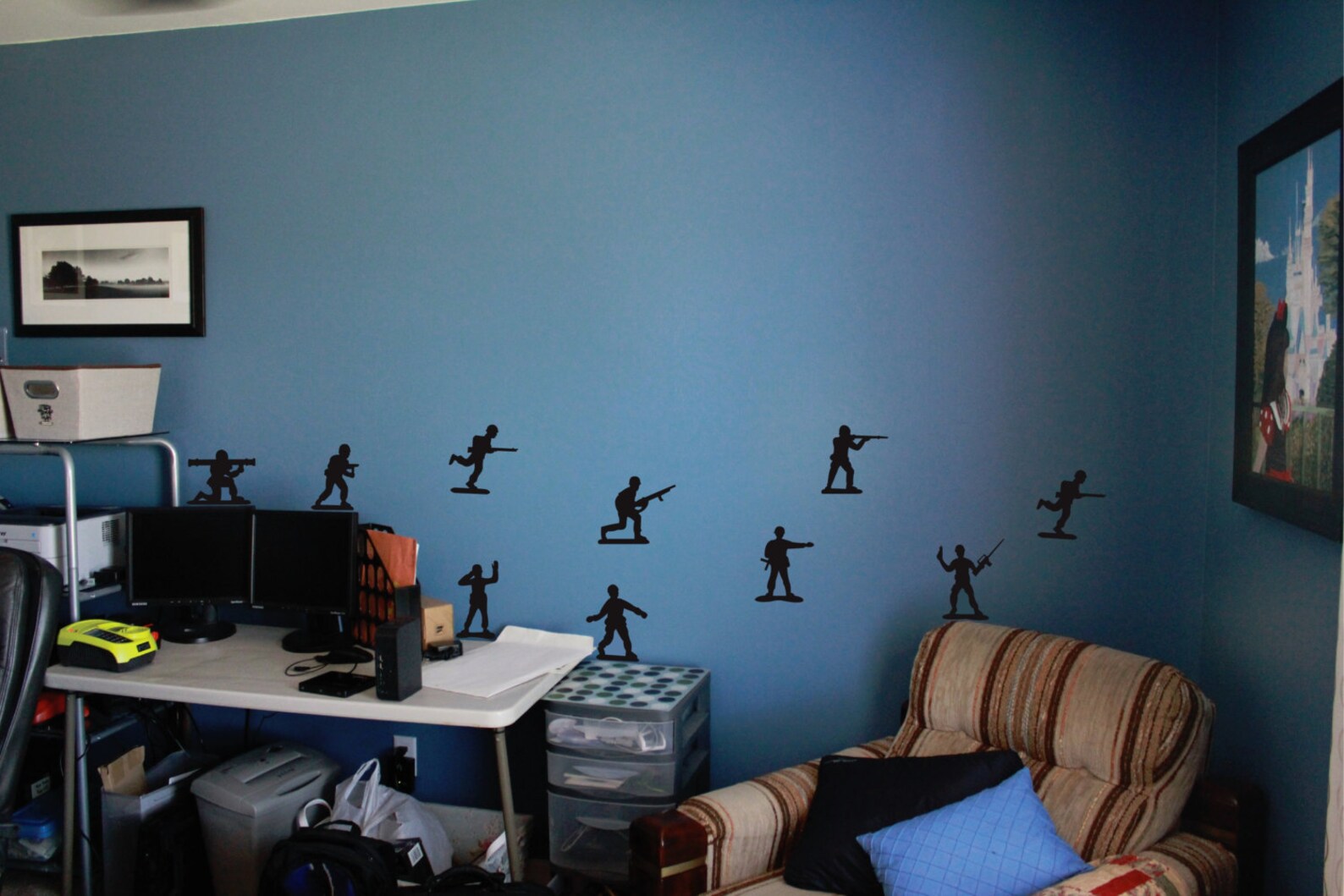 Set of 12 Army Toy Men, Fun Boy Wall Decals Boy Boys Game Room Static ...