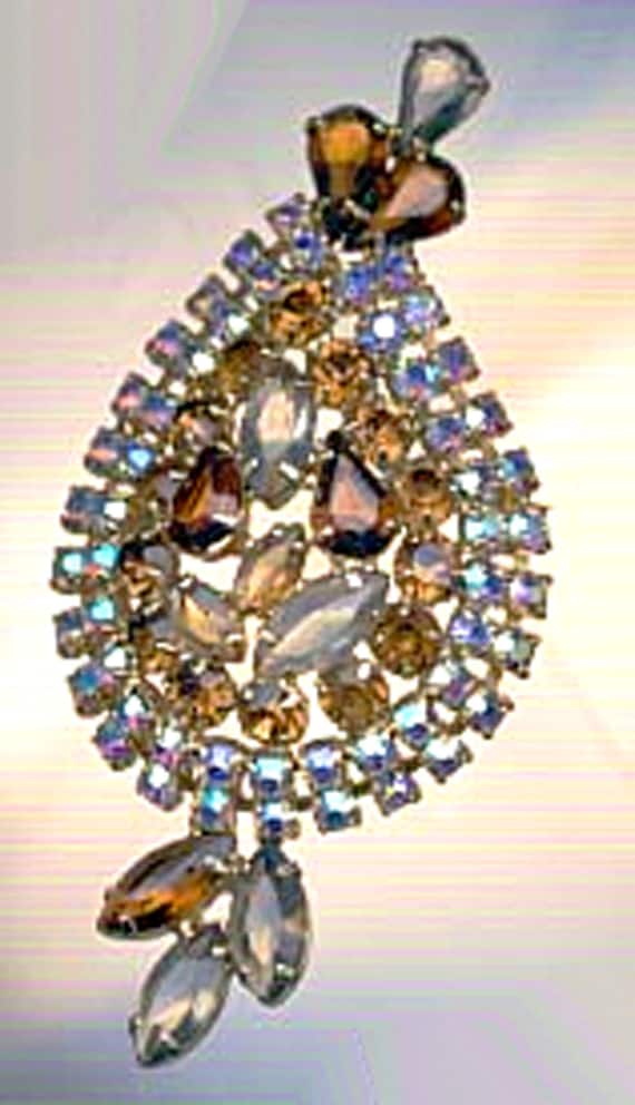 Vintage rhinestone stylized ladies - Gem