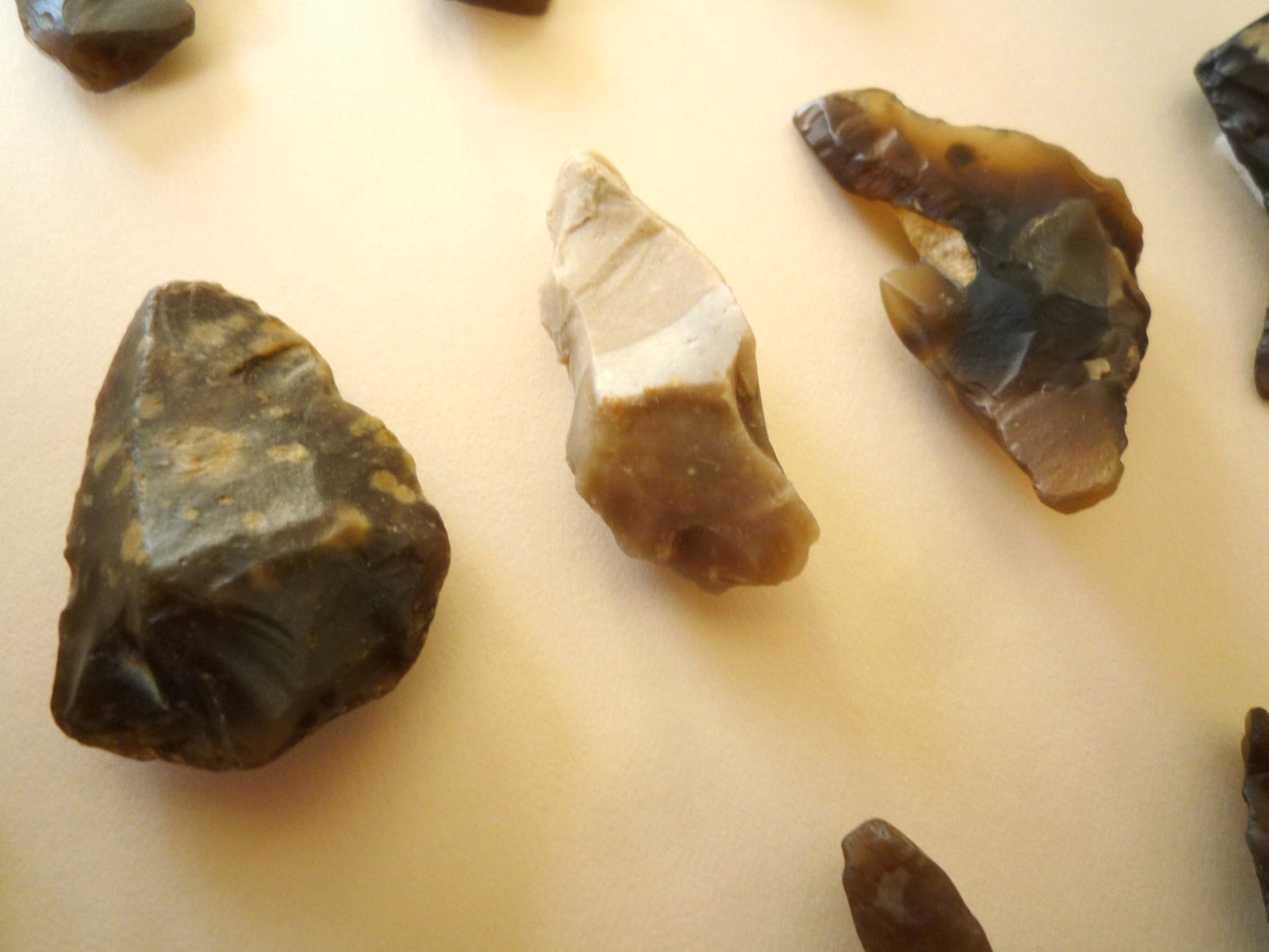 British Neolithic / Mesolithic Flint Tools / Scrapers in 3D Pine Frame ...