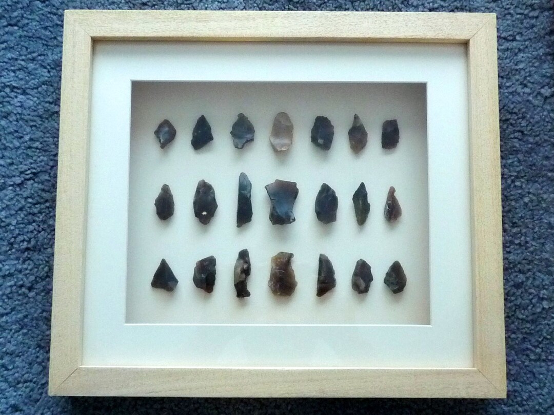 British Neolithic / Mesolithic Flint Tools / Scrapers in 3D Pine Frame ...