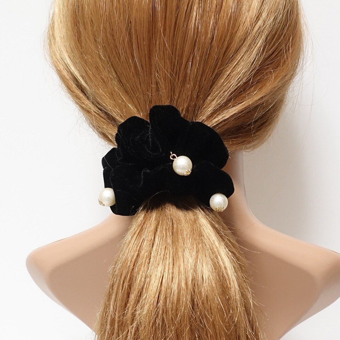 Pearl Ball Decorated Silk Velvet Scrunchies Luxury Style Soft Hair Tie ...