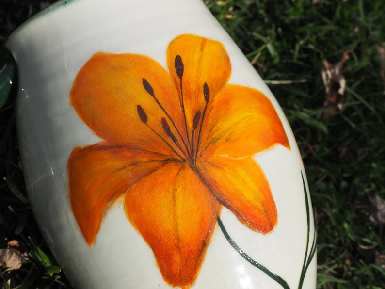 Hand Painted Lilly Flower Bouquet Ceramic Floralpottery | Etsy