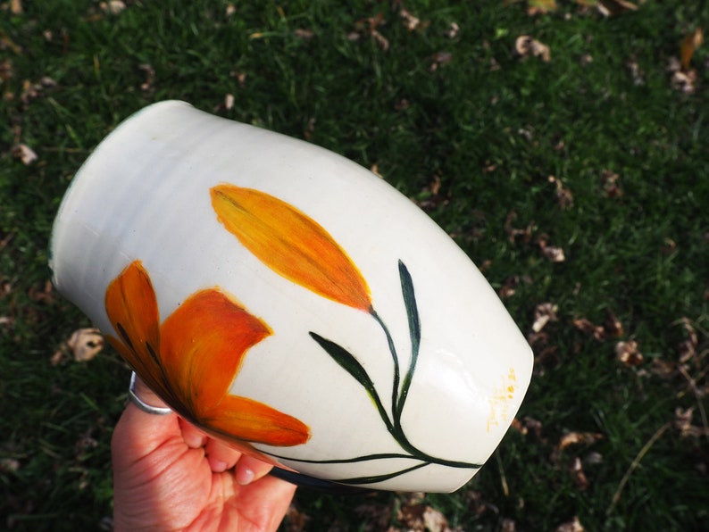 Hand Painted Lilly Flower Bouquet Ceramic Floralpottery | Etsy