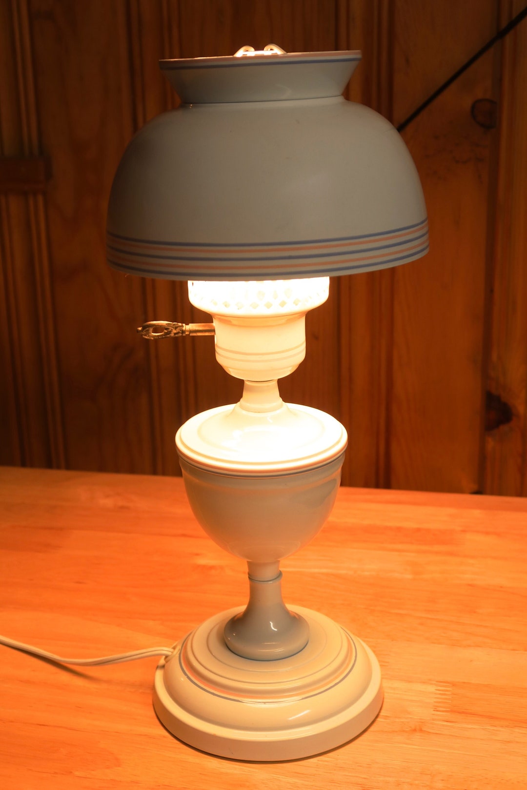14" Vintage Cozy Toleware Metal Desk / Table Lamp Hurricane Style ...