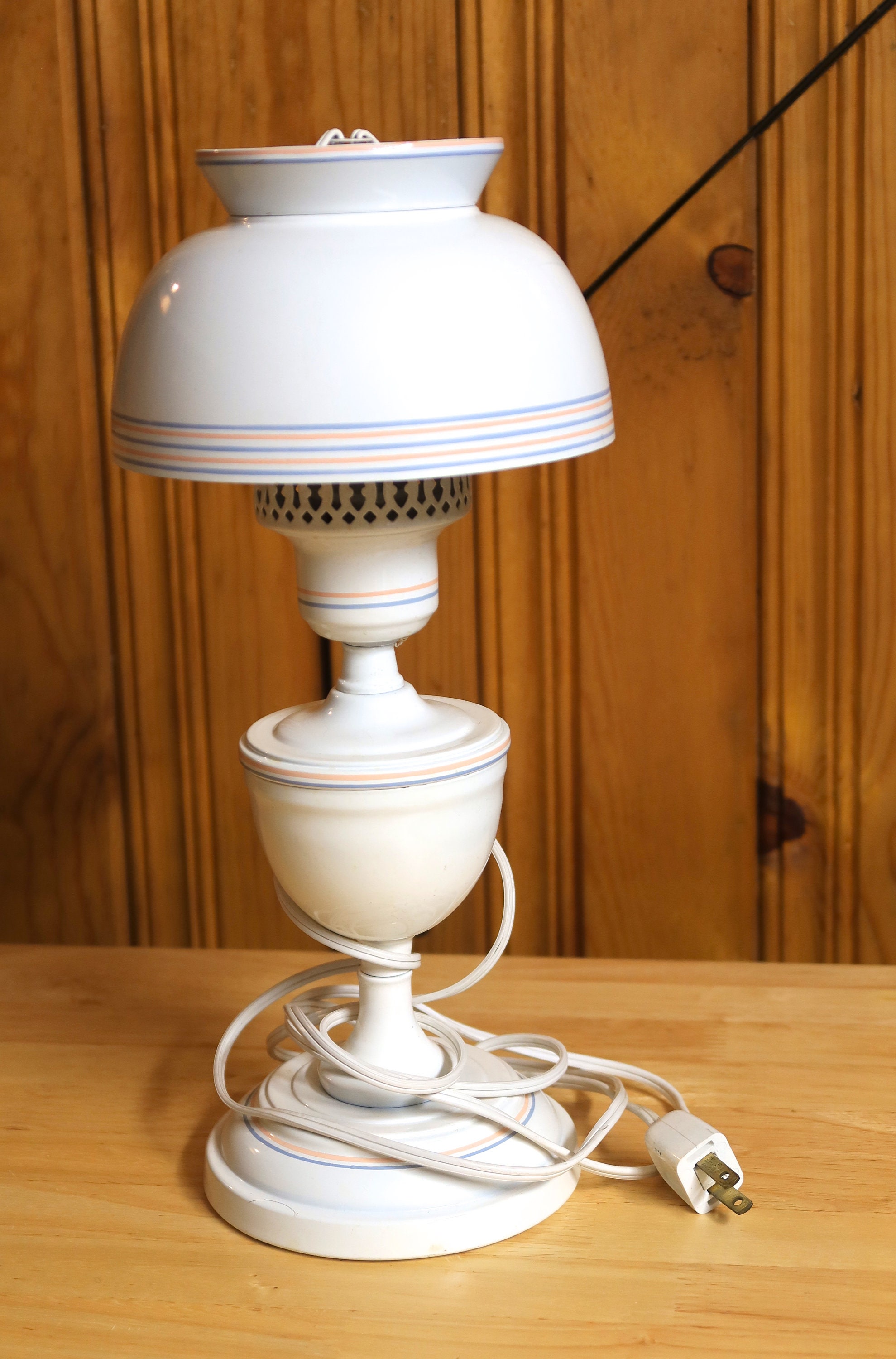 14" Vintage Cozy Toleware Metal Desk / Table Lamp Hurricane Style ...