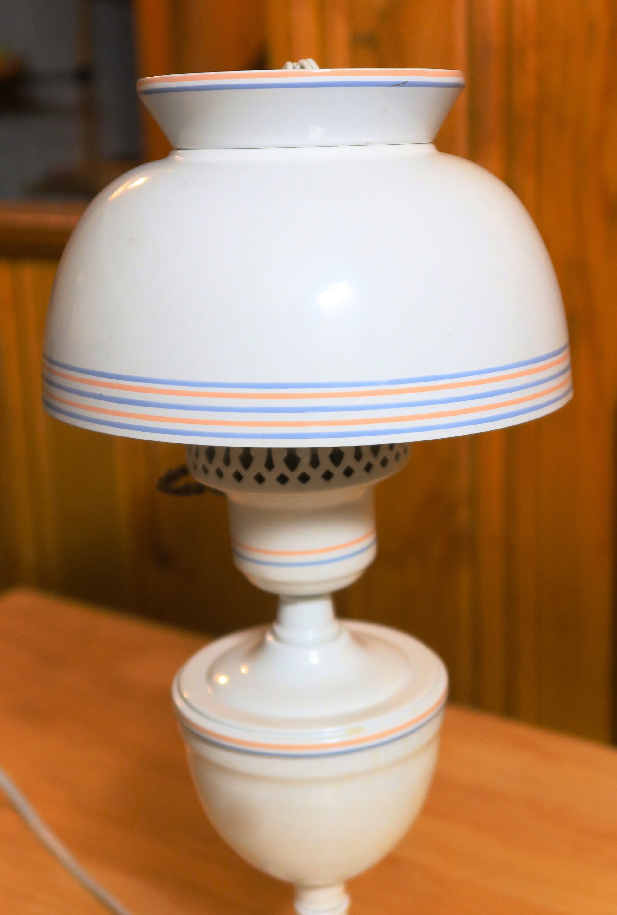 14 Vintage Cozy Toleware Metal Desk / Table Lamp Hurricane Style ...