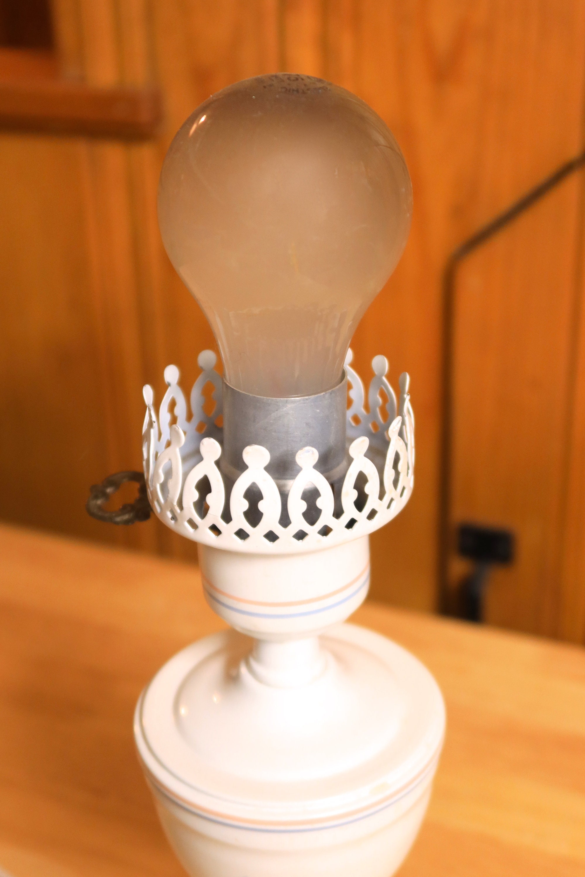 14 Vintage Cozy Toleware Metal Desk / Table Lamp Hurricane Style ...