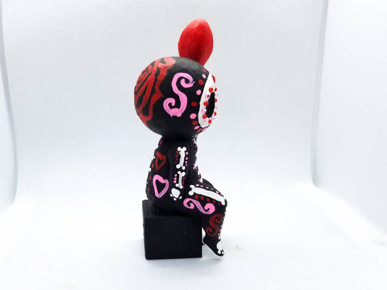 Sugar Skull Skeleton With Heart Balloon Day of the Dead Sculpture ...