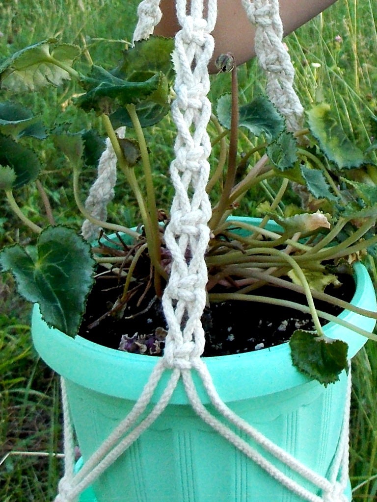 Small Hanging Planter Bohemian Home Flower Pot Holder Mini Macrame ...