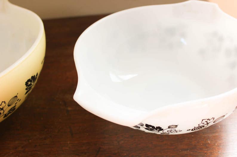 Gooseberry Pyrex Cinderella Mixing Bowl Yellow Black 444 - Etsy
