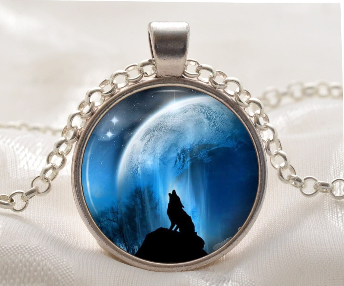 Wolf Pendant Howling Wolf Jewelry Blue Moon Wolf Necklace - Etsy