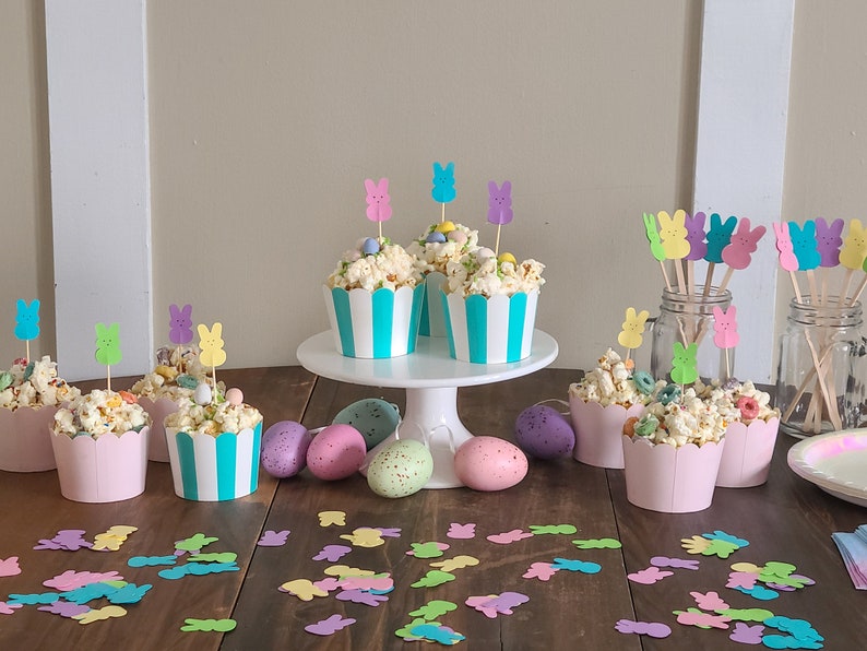 Peeps Bunny Party Kit With Confetti, Garland, Drink Stirrers, & Cupcake ...