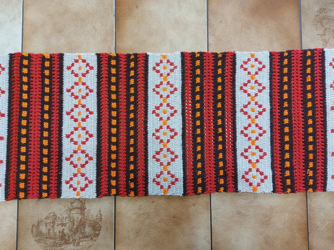 Vintage Scandinavian Table Runner, Hand Knitted Tablecloth, Swedish ...