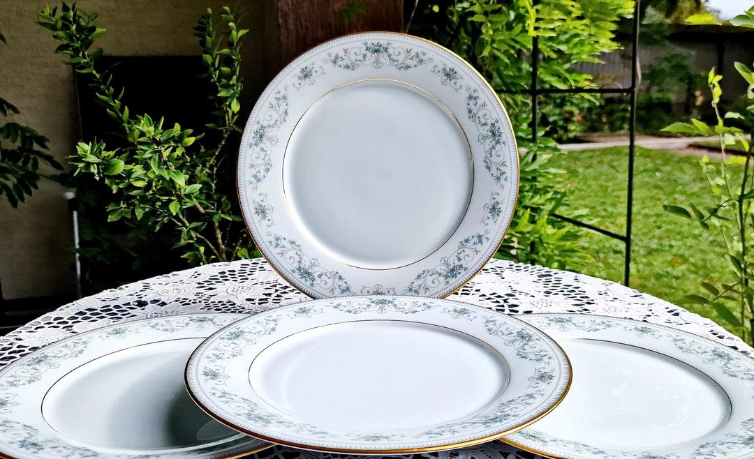Vintage Noritake Dinner Plates Set of 4 Plates: Noble2600 Pattern Blue ...