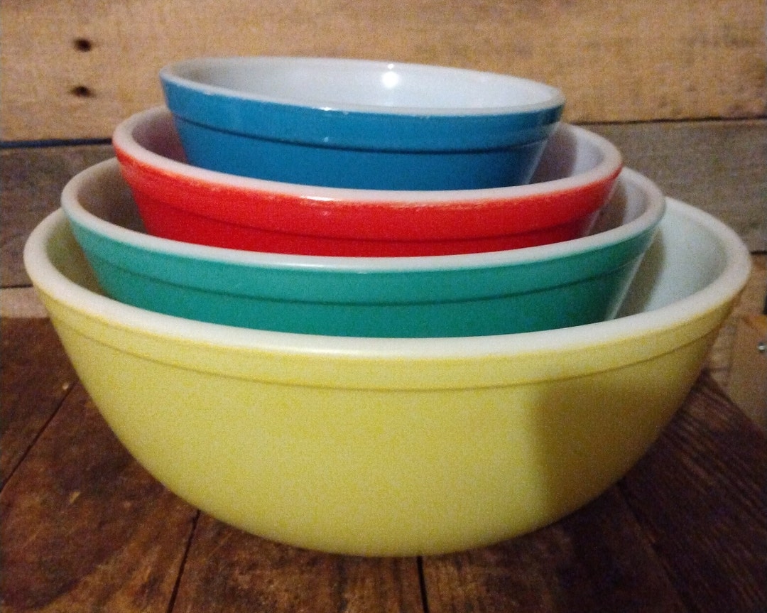 Vintage Pyrex Primary Colors Mixing Bowl Set - Etsy