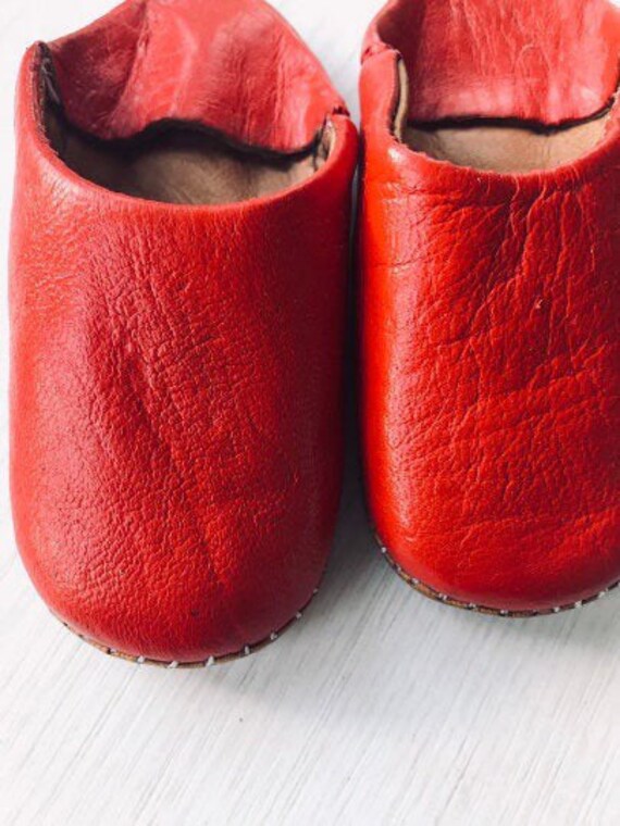 Vintage baby booties, red leather, crib shoes - Gem