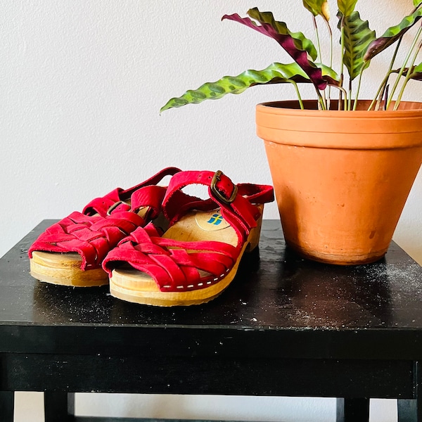 Red Clogs - Etsy