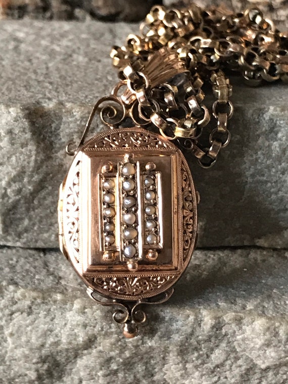 A Stunning Victorian Locket Seed Pearl And Chain S… - Gem