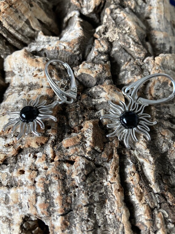 Gorgeous Silver And Jet Sunburst Design Earrings … - Gem