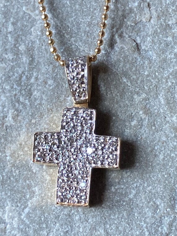 A Stunning Chunky Modern 18ct Gold Diamond Cross And … - Gem