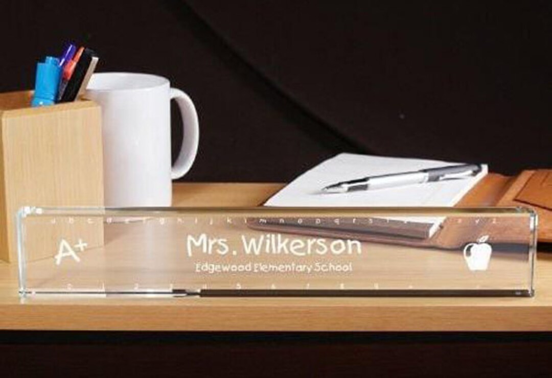 Desk Name Plate - Teachers Pet Design - Etsy