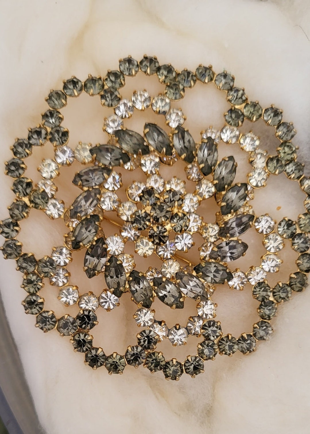 RARE TO FIND Vintage Large Rhinestone Brooch -free Shipping - Etsy