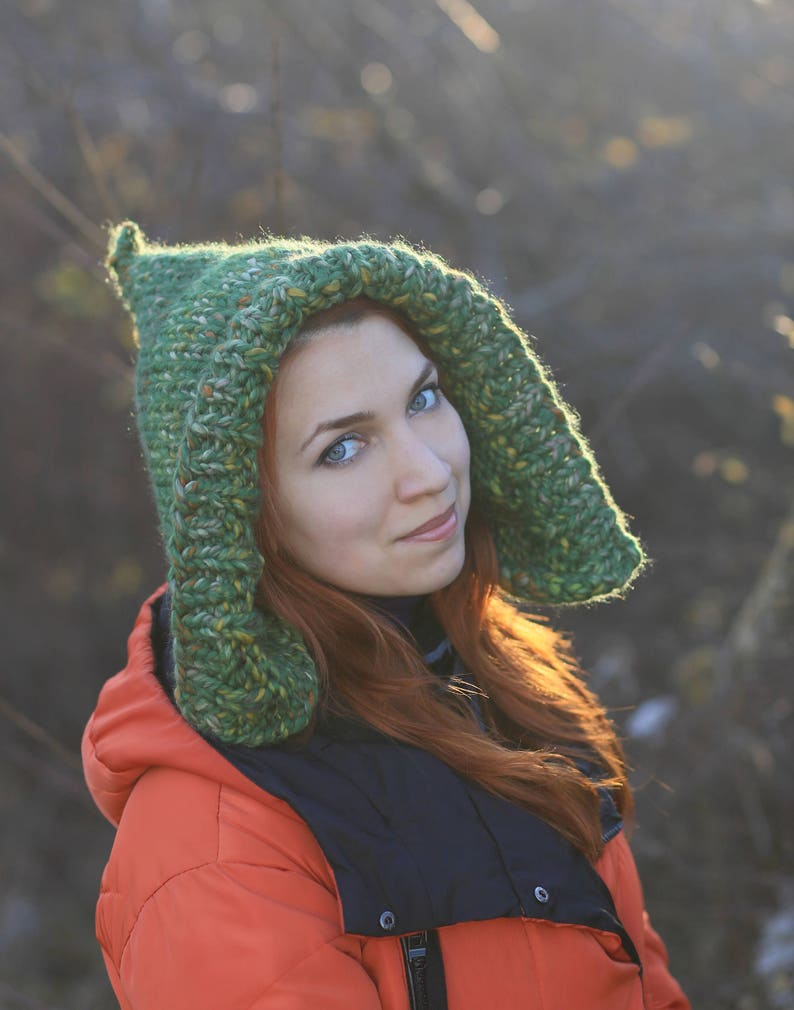Hand-knitted Hooded Cowl: Forest Green Chunky Yarn Bonnet - Etsy