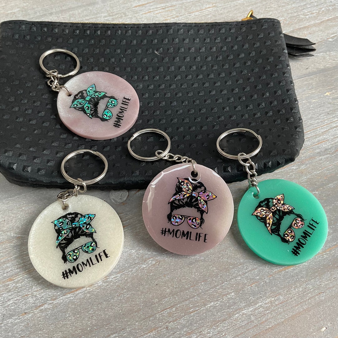 Mom Life Resin Keychain Leopard Mom Charm Round Colorful Mom Keyholder ...