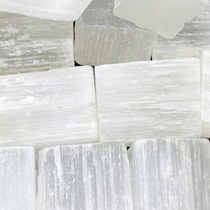 Selenite Rough (size 1 to 2 Inches) Wholesale Raw Crystals Minerals ...