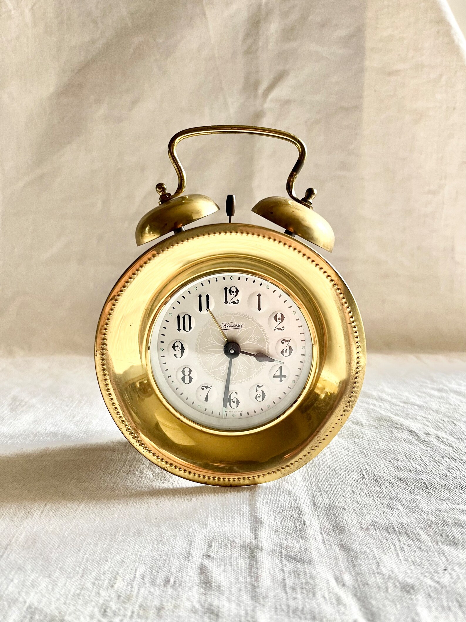 Vintage German Kaiser Mechanical Alarm Clock in the Shape of a Carriage ...