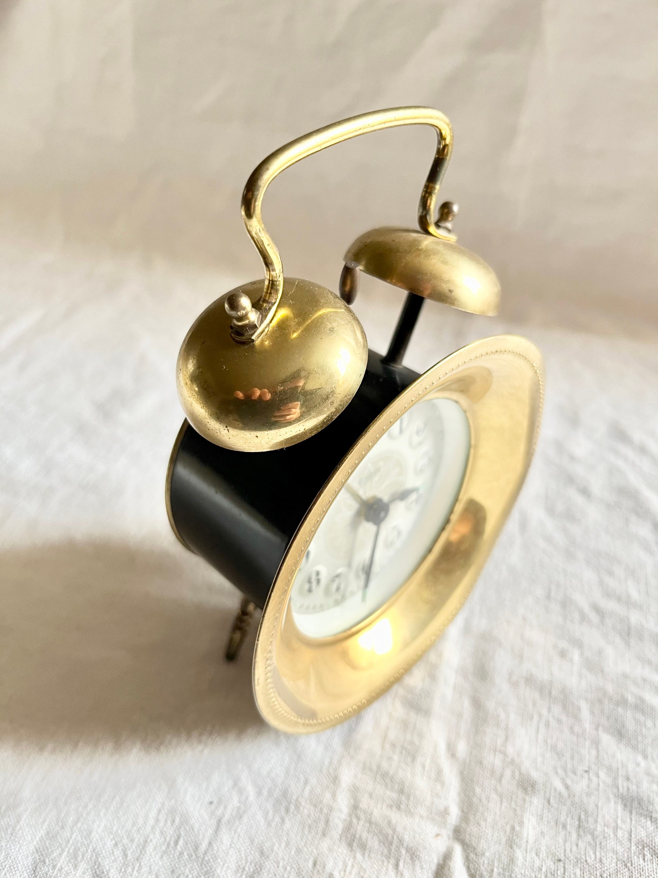 Vintage German Kaiser Mechanical Alarm Clock in the Shape of a Carriage ...