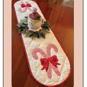 Candy Canes & Holly-table Runner Pattern quilted Garden Designs - Etsy