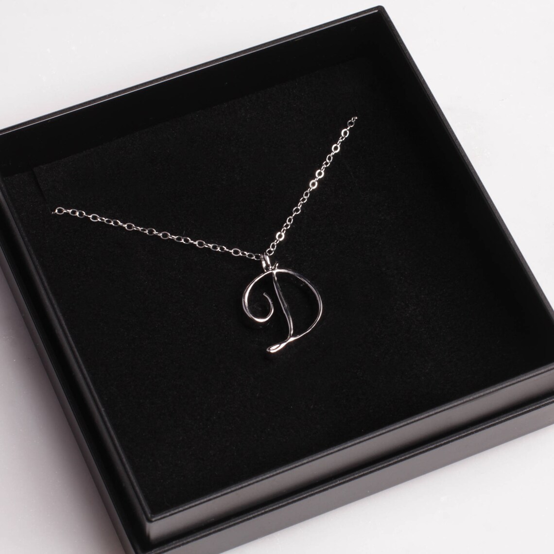 D Initial Pendant Necklace / Dainty Silver Necklace / Custom - Etsy
