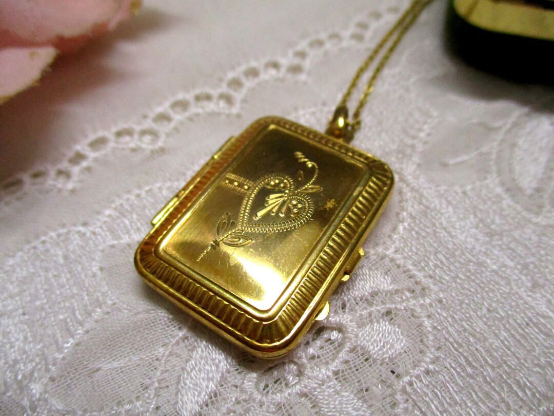 No 07 Fine Gold-plated Square Art Deco Medallion With Square Heart With ...