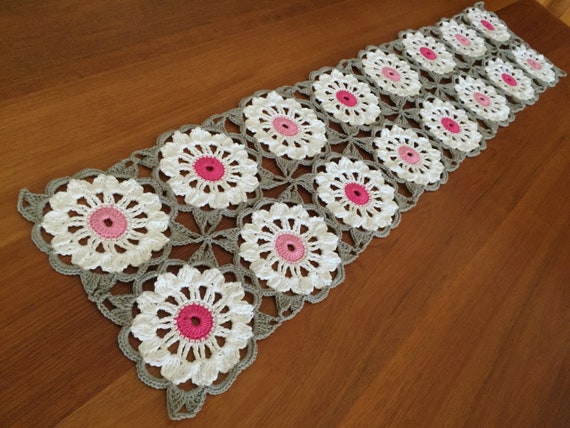 Crochet Table Runner PATTERN PDF Fields of Daisies - Etsy UK