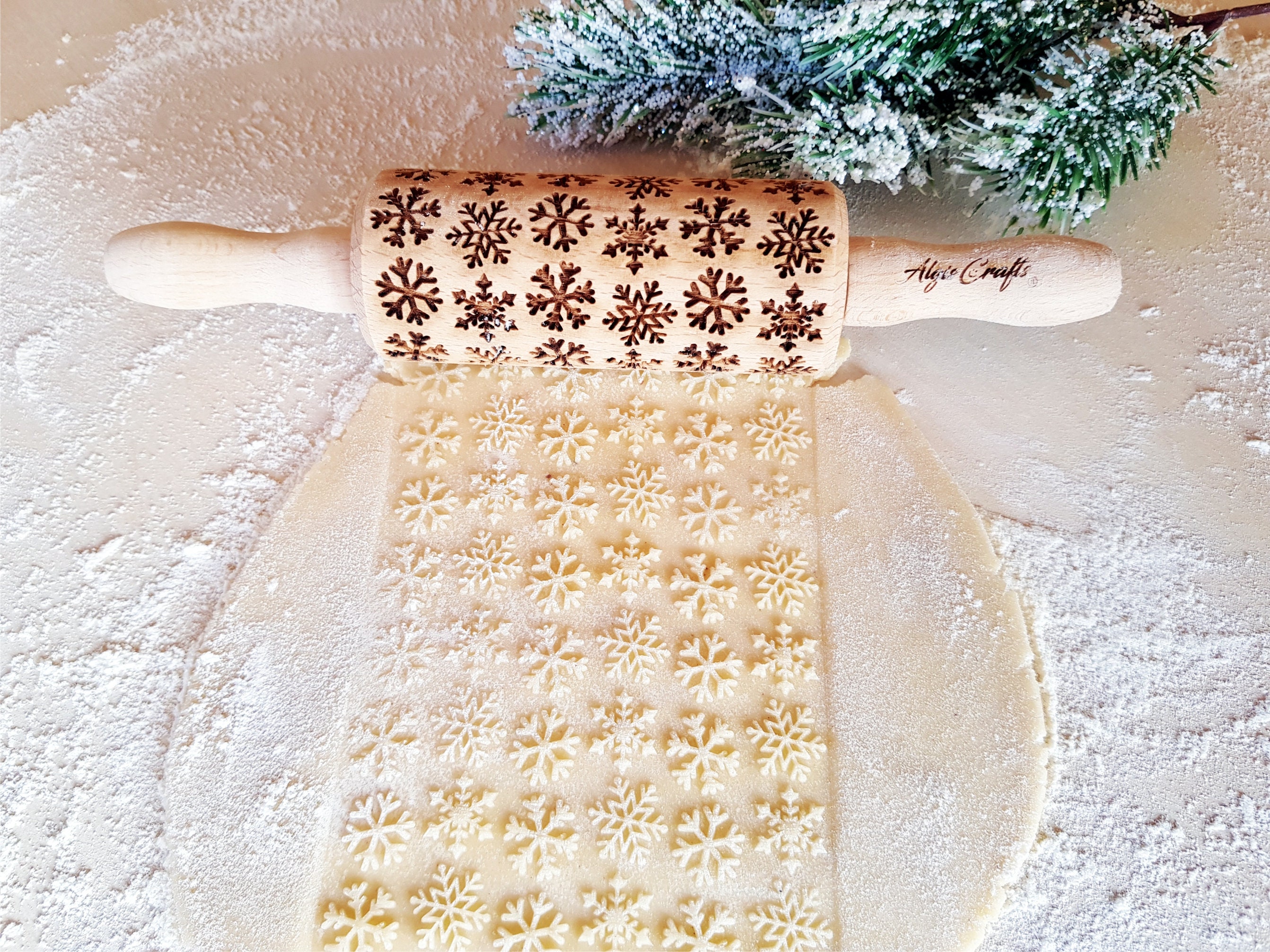 SNOWFLAKE Embossing Rolling Pin for CHRISTMAS Baking. KID Size Rolling ...