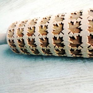 MAPLE LEAVES Embossing Rolling Pin Engraved Rolling Pin With MAPLE Leaf ...