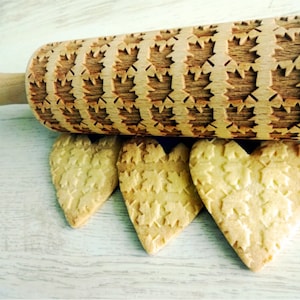 MAPLE LEAVES Embossing Rolling Pin Engraved Rolling Pin With MAPLE Leaf ...