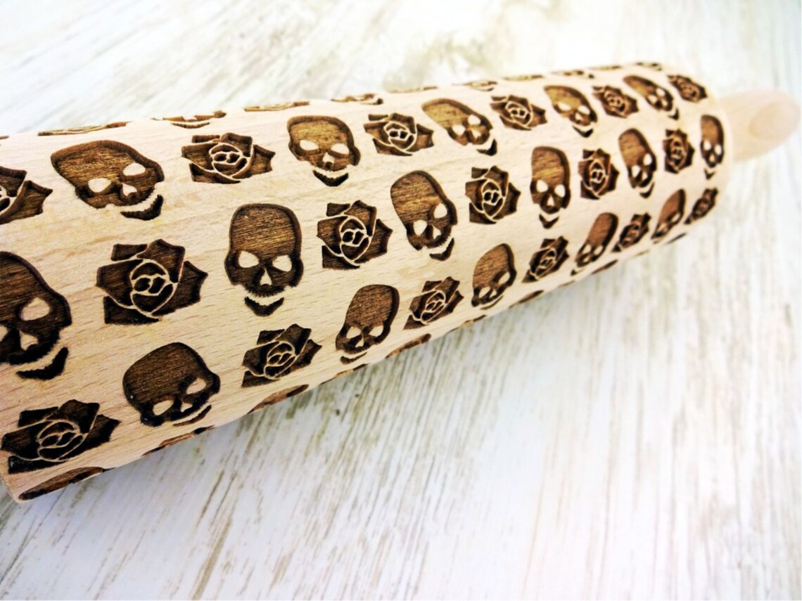 SKULLS and ROSES Embossing Rolling Pin. Pattern With Skulls and Roses ...