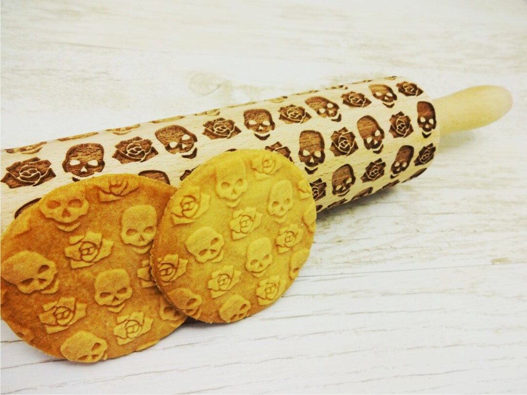 SKULLS and ROSES Embossing Rolling Pin. Pattern With Skulls and Roses ...