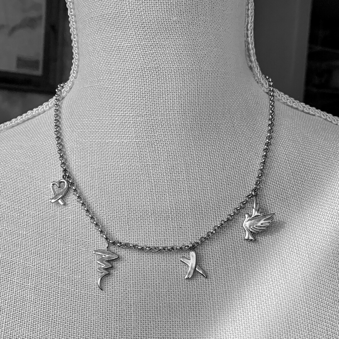 Charm Necklace. Heart Whirlwind Kisses Bird Charm Necklace. - Etsy.de