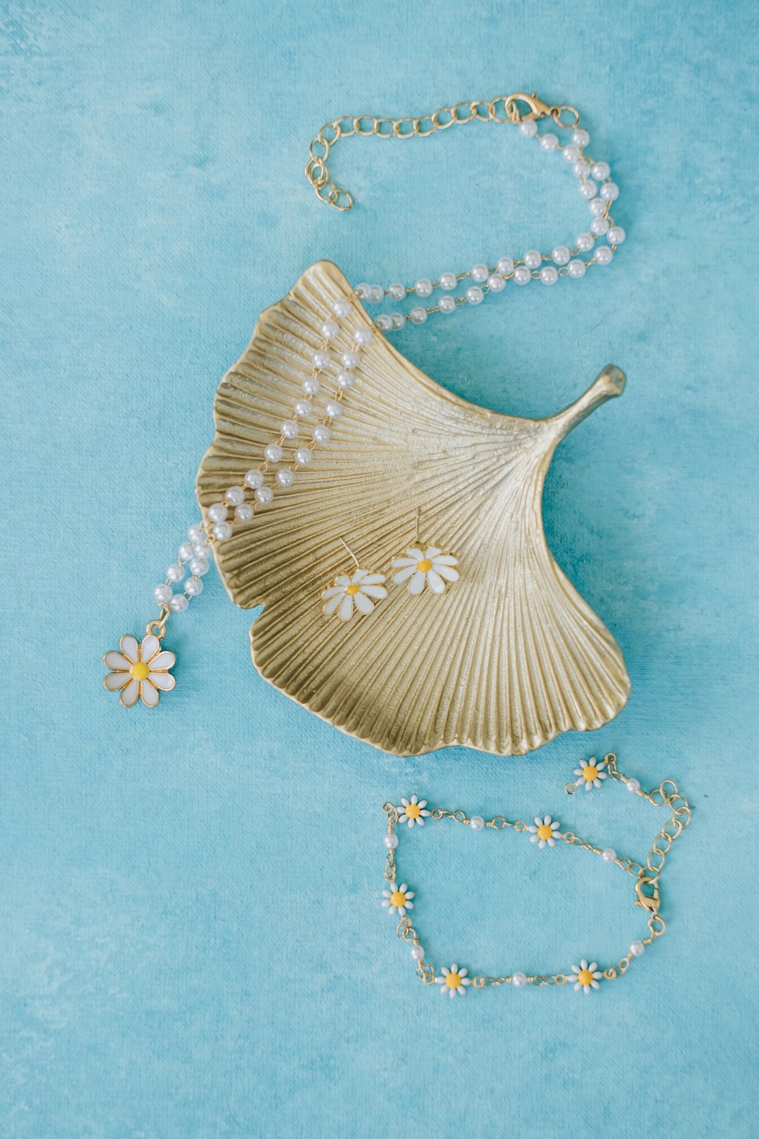 Daisy Jewelry for A Flower Girl - Etsy