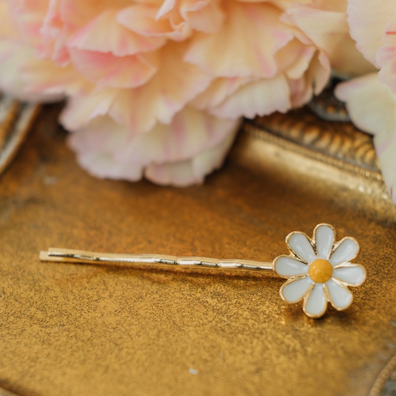 Daisy Bobby Pins - Etsy